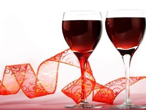 تفسير رؤية كأس خمر في المنام أو الحلم :: أحلامك.نت